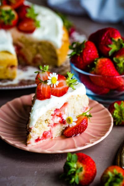 Strawberry Cake: an Easy Summer Cake Recipe - Boulder Locavore